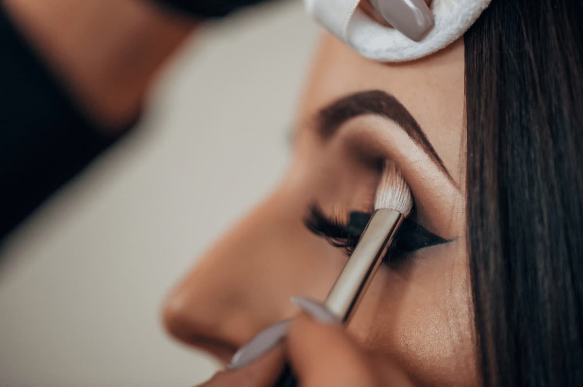 How to be More Feminine: 20 Ways to Feel More Girly | Aglow Lifestyle