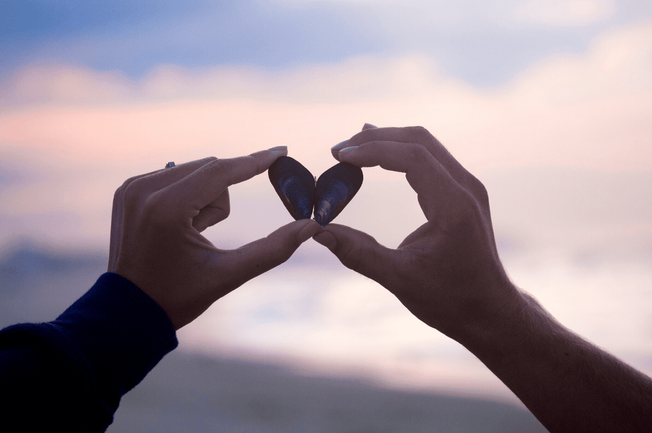 Soul Connections: 9 Types of Soul Mates and How to Spot Them | Aglow ...